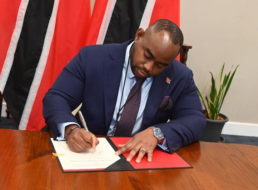 Ministry of Foreign and CARICOM Affairs | Trinidad and Tobago signs ...
